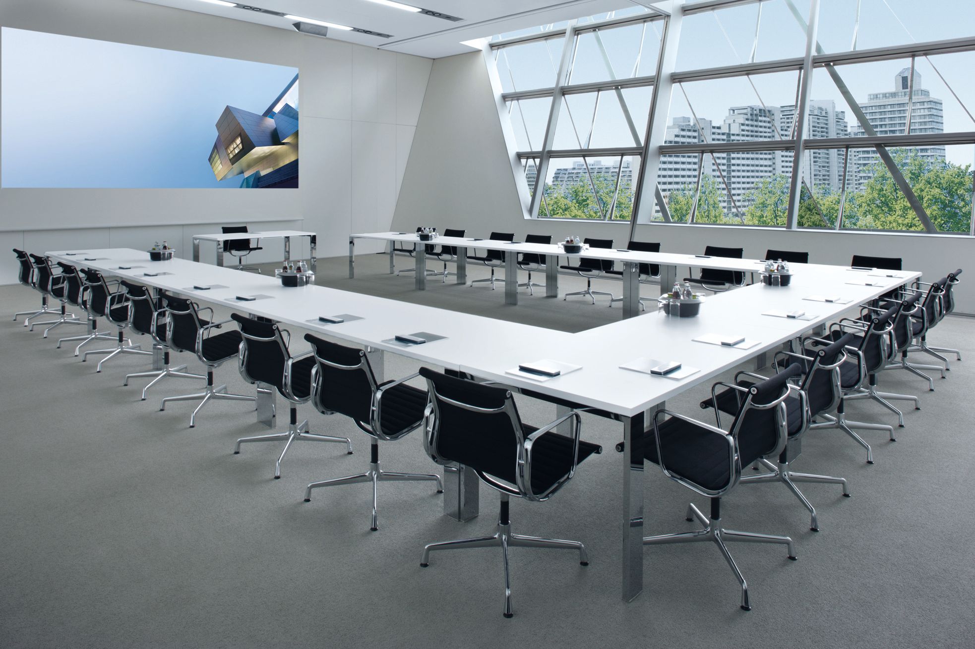 THE BUSINESS CENTER LOCATION IN THE BMW WELT MUNICH