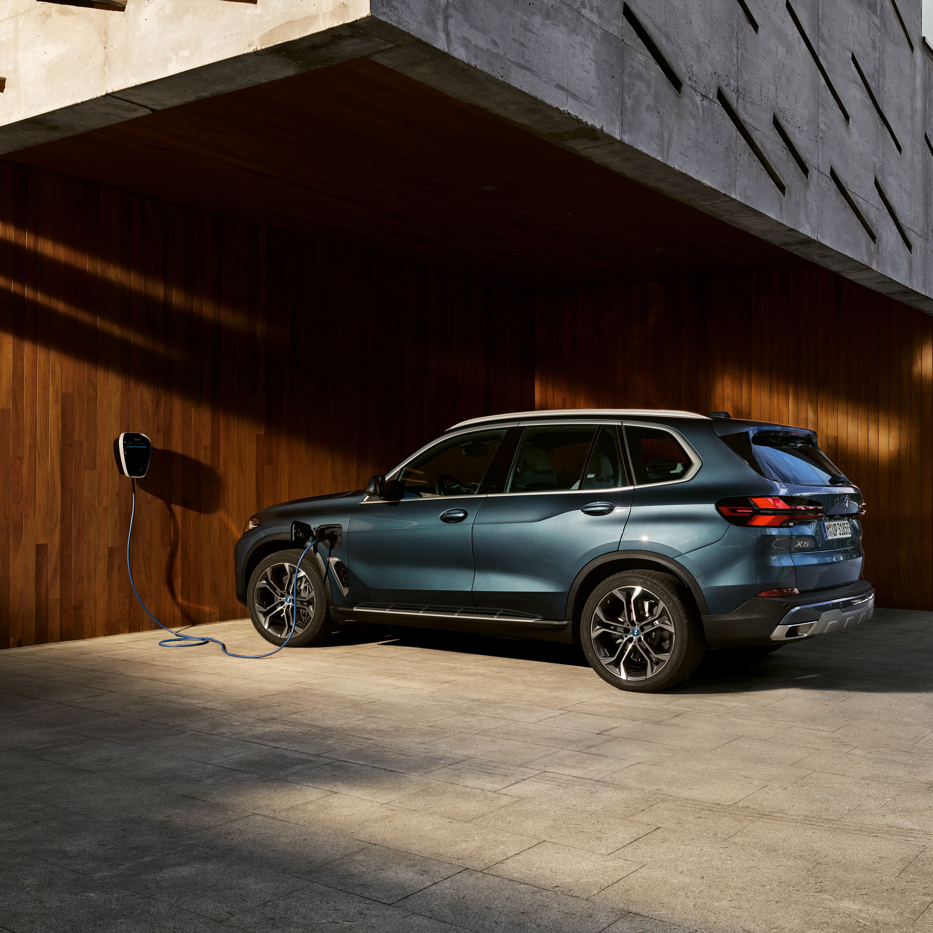 BMW Electric Cars: Explore EV Benefits & Technologies